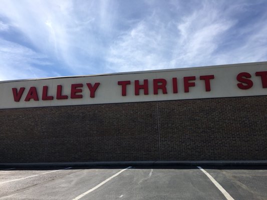 VALLEY THRIFT STORE - Updated October 2025 - 82 Reviews - 1717 Woodman ...