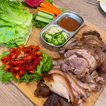 WOOMI OAK - Updated January 2026 - 46 Photos & 32 Reviews - 12573 E ...