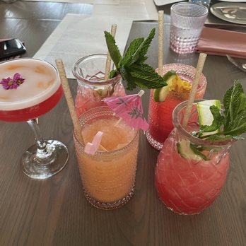 FOUR FLAMINGOS A RICHARD BLAIS FLORIDA KITCHEN - Updated August 2024 ...