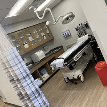 AFC URGENT CARE SUGAR LAND - 15 Photos - 3551 Hwy 6, Sugar Land, Texas ...