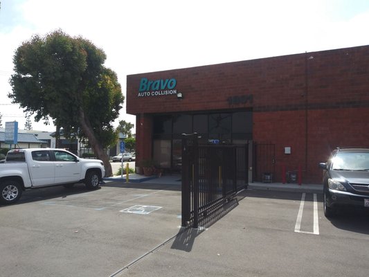 BRAVO AUTO COLLISION - Updated October 2025 - 38 Photos & 90 Reviews ...