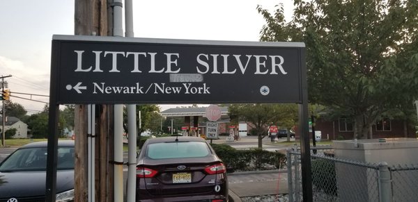 NEW JERSEY TRANSIT LITTLE SILVER TRAIN STATION - 31 Photos - Public ...