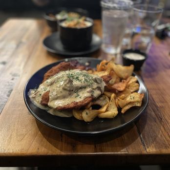 EDELWEISS PIZZA PUB PASTRIES - Updated December 2025 - 483 Photos & 220 ...