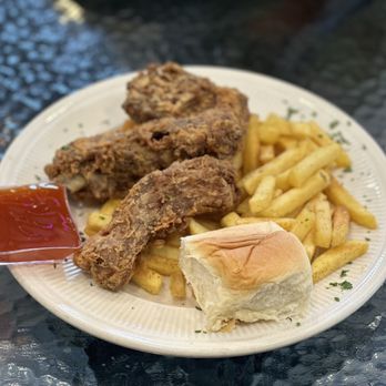 8 FRESH FOOD ASSASSIN RESTAURANT & LOUNGE - Updated December 2025 - 94 ...