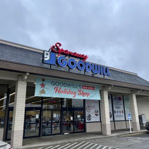 GOODWILL OUTLET - Updated October 2025 - 15 Photos & 23 Reviews - 3038 ...