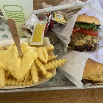 SHAKE SHACK - Updated March 2025 - 161 Photos & 52 Reviews - 10 Dundas ...