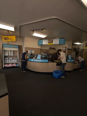 THE UPS STORE - Updated November 2024 - 45 Photos & 131 Reviews - 5482 ...