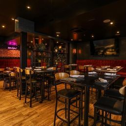 V14 STREET LOUNGE - Updated July 2025 - 52 Photos & 23 Reviews - 2100 ...