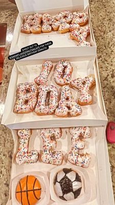 ROBIN’S SNOWFLAKE DONUTS & CAFE - 569 Photos & 227 Reviews - 4660 ...