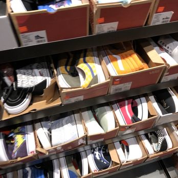VANS OUTLET - Updated August 2025 - 42 Photos & 44 Reviews - 5630 Paseo ...