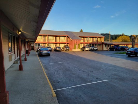 FORKS MOTEL - Updated August 2024 - 35 Photos & 127 Reviews - 351 S ...