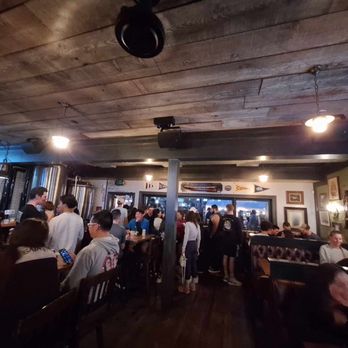 HELMSMAN ALE HOUSE - Updated June 2024 - 537 Photos & 581 Reviews ...