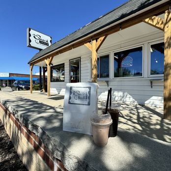 THE SNACK SHACK ON JOHNSON DRIVE - Updated February 2025 - 88 Photos ...