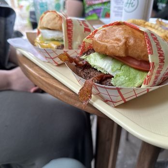 POOL BURGER - Updated July 2025 - 297 Photos & 225 Reviews - 2315 Lake ...