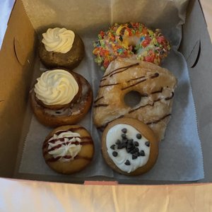 LOVE BUG’S BAKERY - 172 Photos & 134 Reviews - 1609 S Wickham Rd ...
