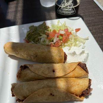 HUMDINGER BREWING - Updated October 2024 - 313 Photos & 209 Reviews ...