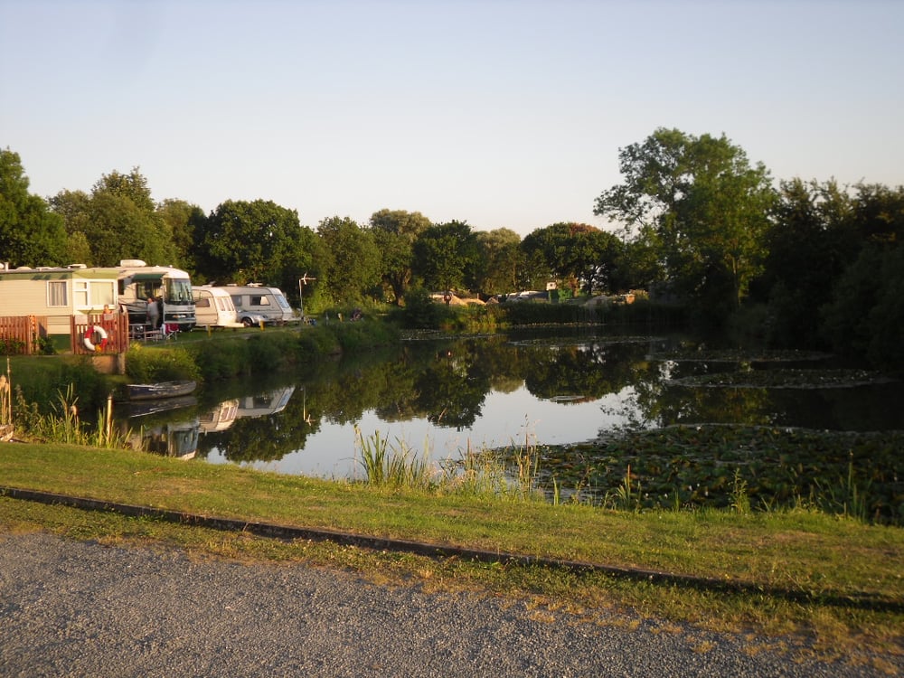 HORSHOE FISHING POND & CARAVAN PARK - Updated June 2025 - Balne Moor ...