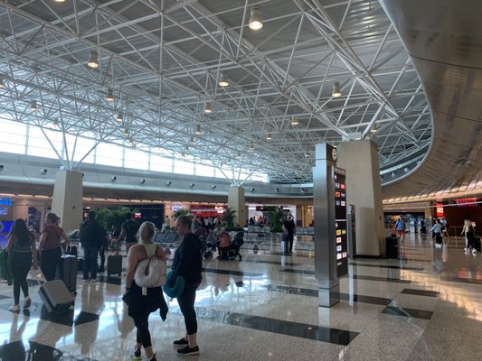 MIAMI AIRPORT RENTAL CAR CENTER - Updated August 2024 - 60 Photos & 133 ...