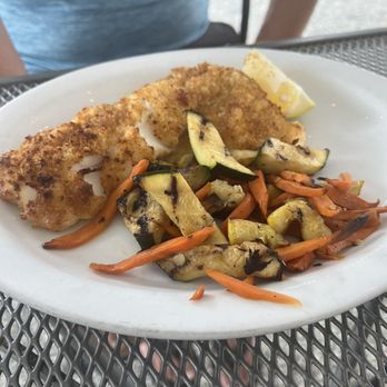 THE QUARTERDECK RESTAURANT - Updated June 2024 - 307 Photos & 561 ...