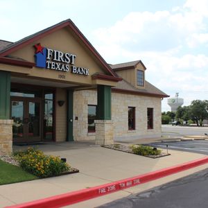FRONTIER BANK - ELGIN - Updated October 2025 - 1213 Hwy 290 E, Elgin ...