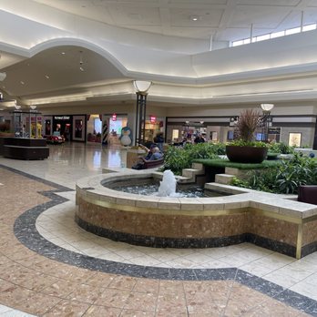 OAKLAND MALL - Updated December 2025 - 21 Photos - 412 W 14 Mile Rd ...