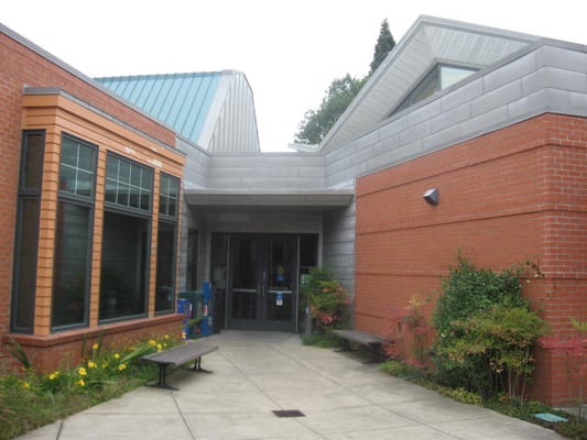 WEST LINN PUBLIC LIBRARY - Updated December 2025 - 47 Photos & 10 ...