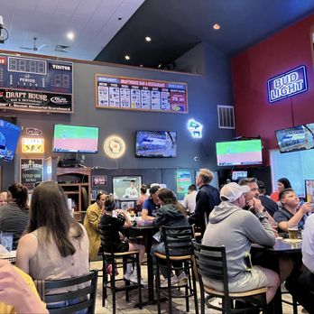 DRAFT HOUSE BAR & RESTAURANT - Updated January 2026 - 57 Photos & 127 ...