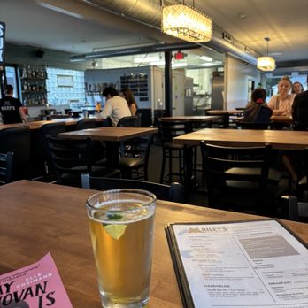 RILEY’S BAR + BURGER - Updated December 2025 - 42 Photos & 34 Reviews ...
