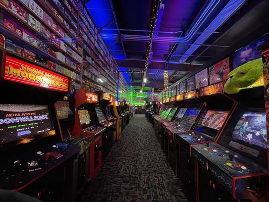 NEXT LEVEL PINBALL MUSEUM - 297 Photos & 94 Reviews - 1458 NE 25th Ave ...