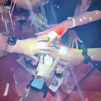 LIPS DRAG QUEEN SHOW PALACE RESTAURANT & BAR - Updated December 2024 ...