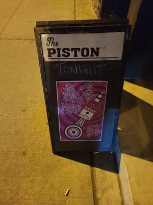 THE PISTON - Updated January 2026 - 14 Photos & 43 Reviews - 937 Bloor ...