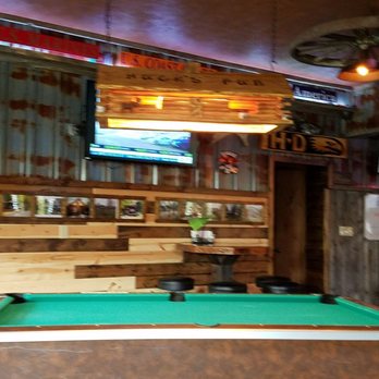 HUCK’S PUB AND GRILL - Updated January 2026 - 13 Photos - 11358 H-40 ...