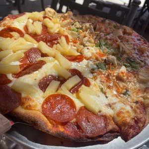 STUFT PIZZA BAR & GRILL - 592 Photos & 960 Reviews - Pizza - 78015 Main ...