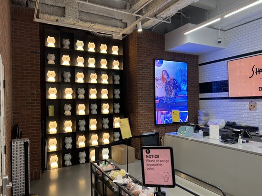 LINE FRIENDS - Updated March 2025 - 2109 Photos & 289 Reviews - 1515 ...