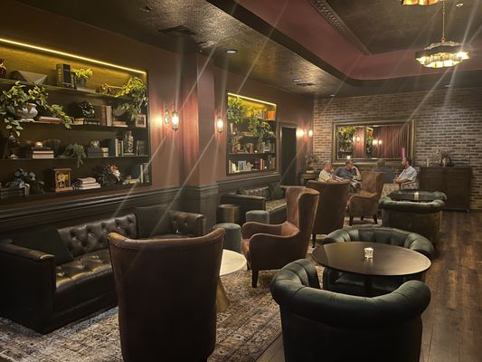 THE BACKROOM - Updated December 2025 - 68 Photos & 21 Reviews - 718 ...