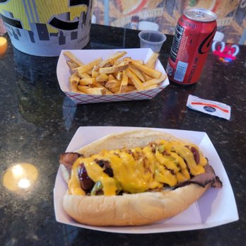 CURIOUS DOG - Updated June 2025 - 184 Photos & 158 Reviews - 200 W ...