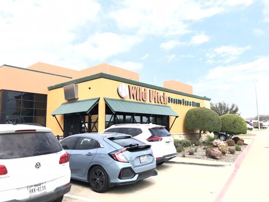 WILD PITCH SPORTS BAR & GRILL - Updated January 2026 - 203 Photos & 300 ...