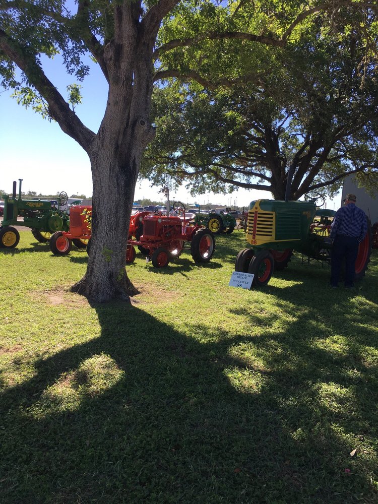 VICTORIA COMMUNITY CENTER - 10 Photos - 2905 E North St, Victoria, TX ...