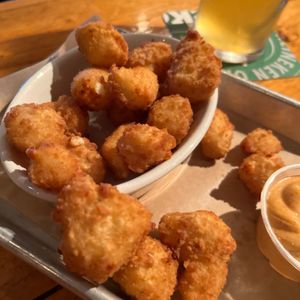 THE IRISH GOODBYE PINTHOUSE - Updated March 2025 - 444 N Falmouth Hwy ...