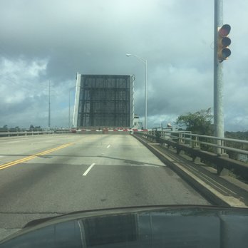 WAPPOO CUT - Updated January 2026 - 37 Photos - 2012 Wappoo Dr ...