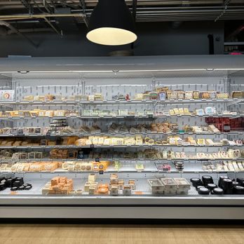 WISCONSIN CHEESE MART - Updated July 2024 - 38 Photos & 18 Reviews ...