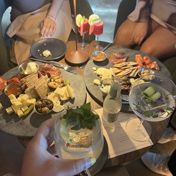 MELROSE - Updated July 2025 - 195 Photos & 166 Reviews - 2517 Ralph St ...