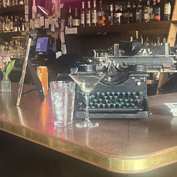 ROXY ON BROADWAY - Updated December 2025 - 189 Photos & 153 Reviews ...