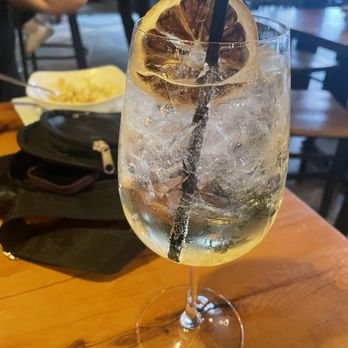 THE URBAN TAP - Updated March 2025 - 572 Photos & 424 Reviews - 1209 E ...