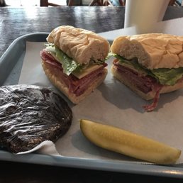 METRO DELI - Updated December 2025 - 128 Photos & 109 Reviews - 104 S ...
