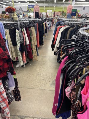 GOODWILL STORE & DONATION CENTER - Updated January 2026 - 19 Photos ...