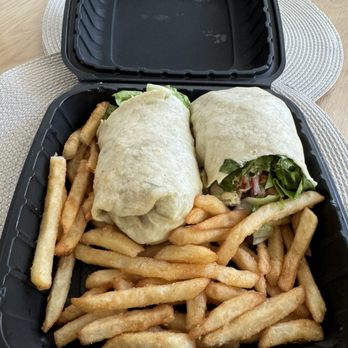 THE FLIPPIN CHICKEN - Updated September 2024 - 45 Photos & 30 Reviews ...