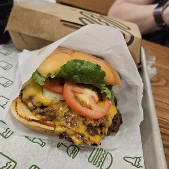 SHAKE SHACK CRAIG ROAD - Updated November 2025 - 191 Photos & 86 ...