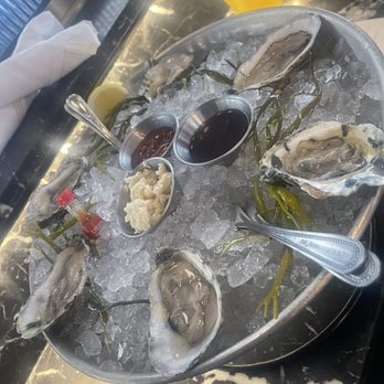 LOCH BAR - PHILLY - Updated July 2024 - 258 Photos & 78 Reviews - 301 S ...