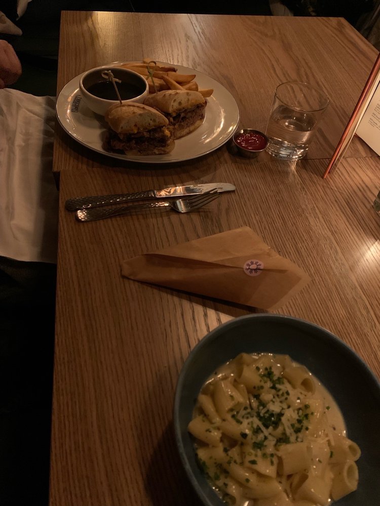 BLUEBIRD - 26 Photos & 25 Reviews - 218 Lynx Street, Banff, Alberta ...